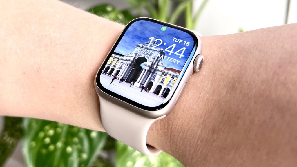 How to Add a Photo to Apple Watch Face - Wearable Technology Life